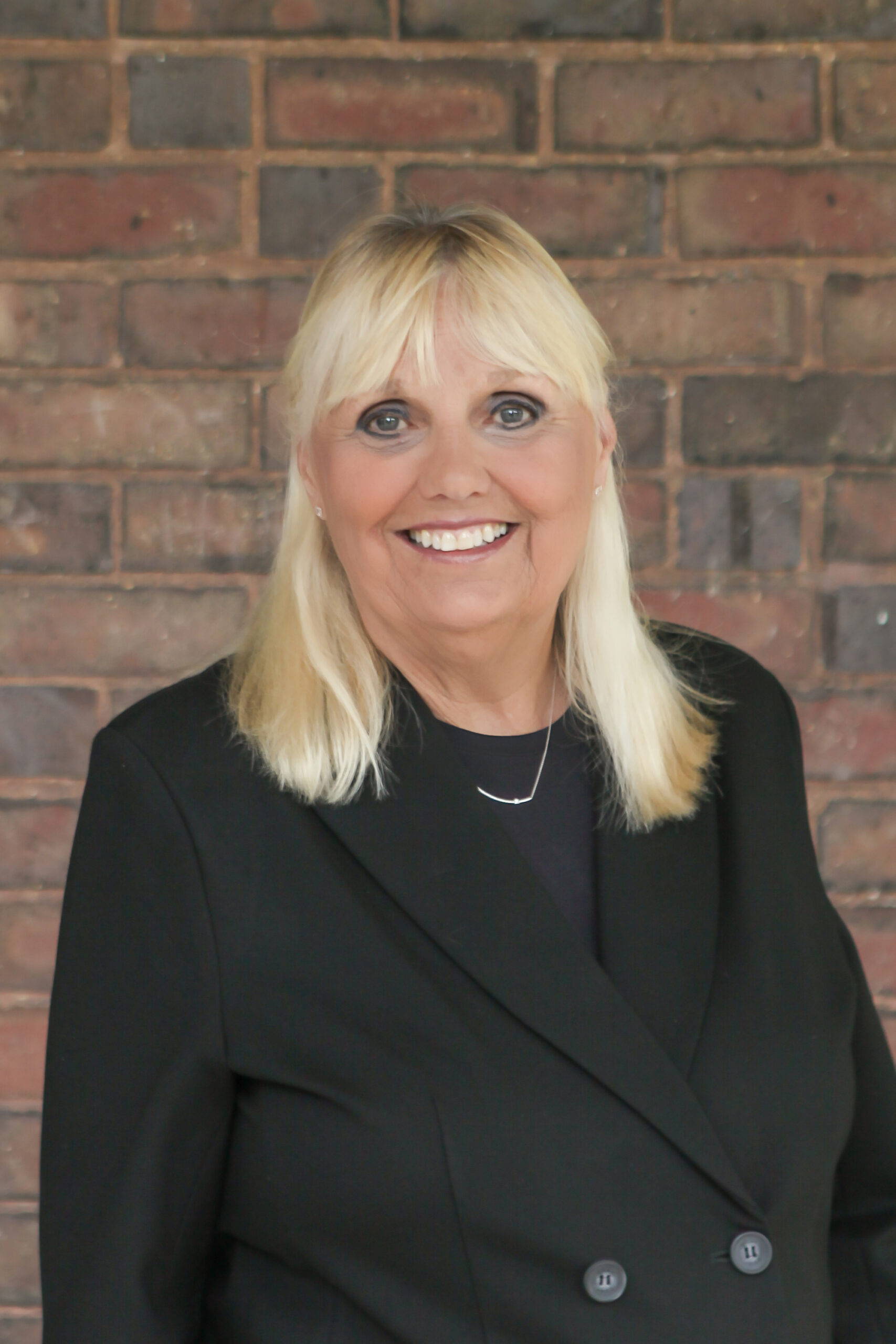 Cindy Eckols - Cindy Eckols Team